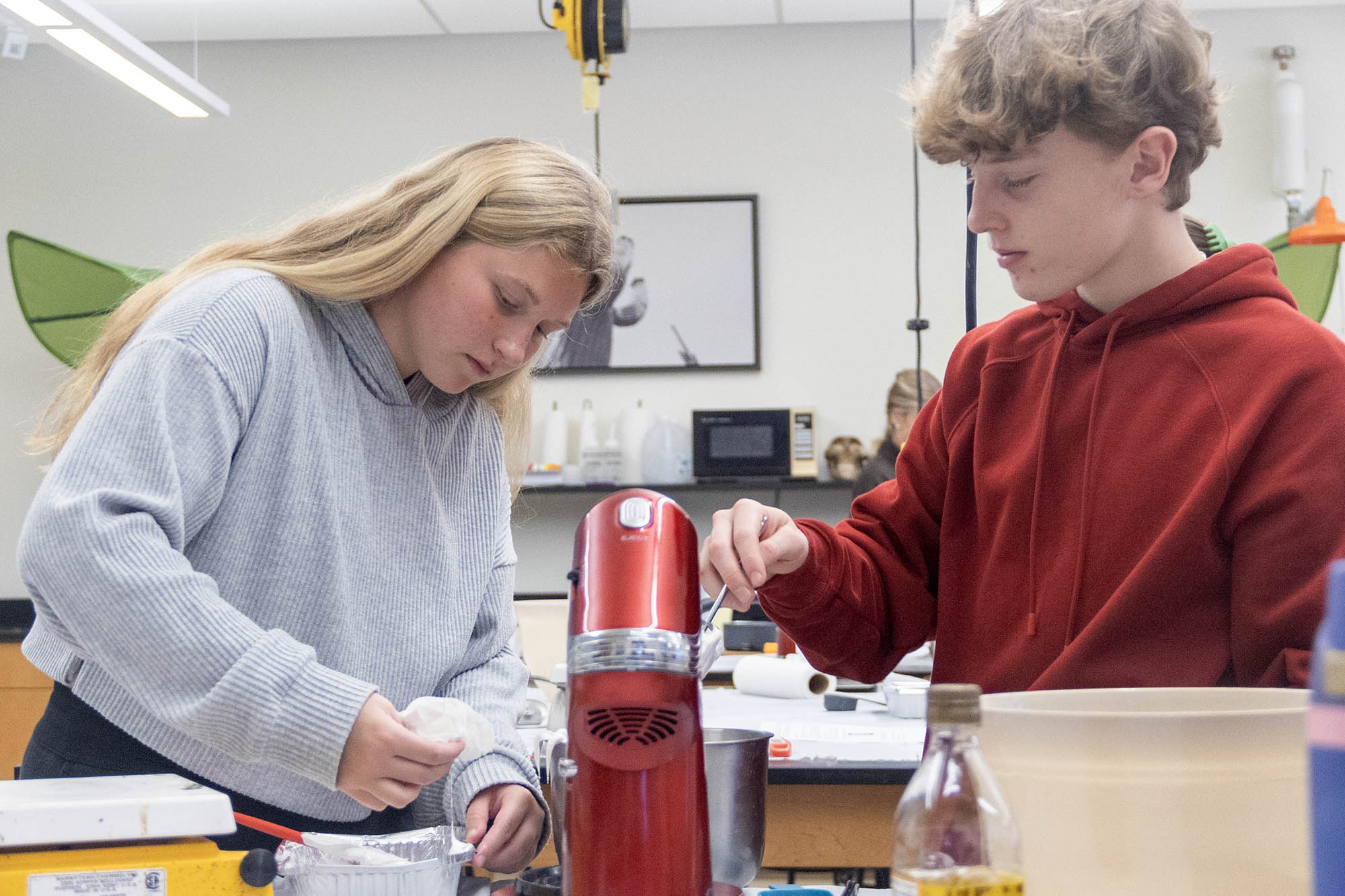 Crunch Crunch Yummmm: Learning the Chemistry Behind Cooking - MICDS